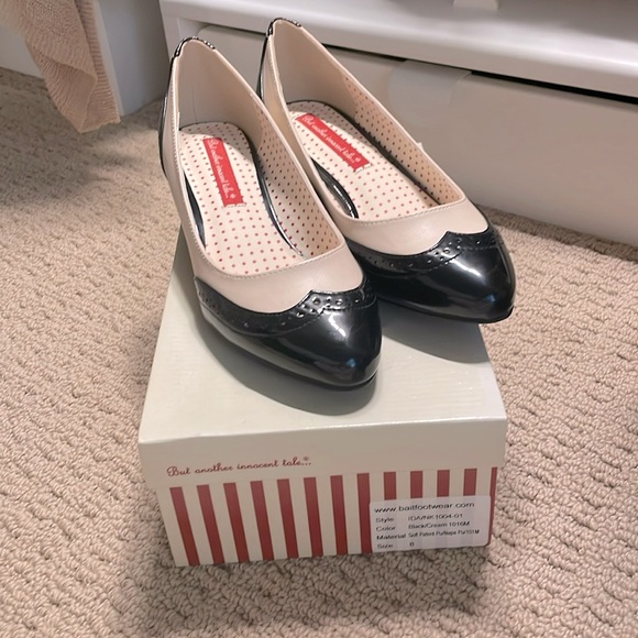 Shoes | Bait Blackcream Low Heel Pump | Poshmark